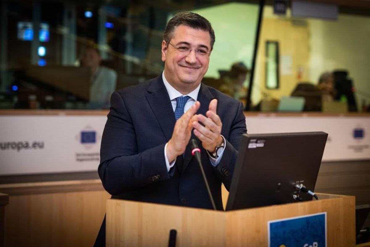 Ο Απόστολος Τζιτζικώστας ο πρώτος Έλληνας πρόεδρος της Ευρωπαϊκής ...