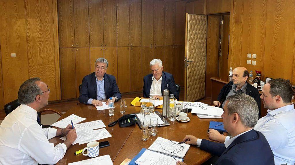 Συνάντηση Αρναουτάκη με Σταϊκούρα για ΒΟΑΚ, αεροδρόμιο και τα μεγάλα ...