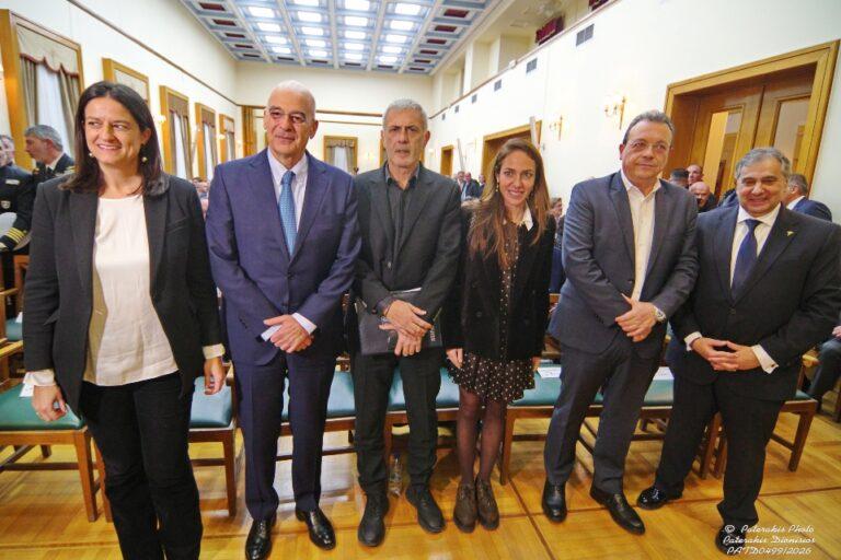 Δήμος Πειραιά: Στην κοπή της πρωτοχρονιάτικης πίτας του Ε.Β.Ε.Π. ο ...